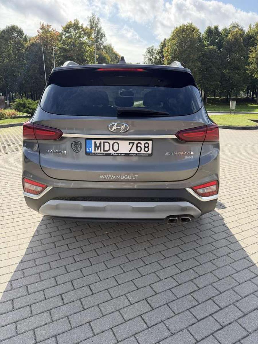 Grey Hyundai Santa Fe 2020 in Silale, with an engine capacity of 2.20 L and mileage of 151 thousand km for 17900 €, photo 7 on AUTOMOTO.COM.LV