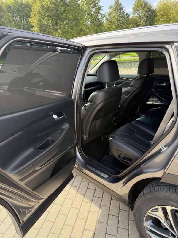 Grey Hyundai Santa Fe 2020 in Silale, with an engine capacity of 2.20 L and mileage of 151 thousand km for 17900 €, photo 10 on AUTOMOTO.COM.LV