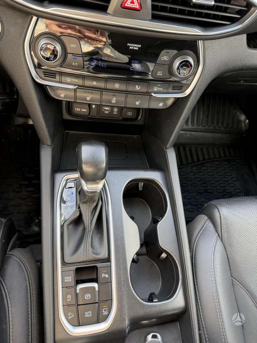 Grey Hyundai Santa Fe 2020 in Silale, with an engine capacity of 2.20 L and mileage of 151 thousand km for 17900 €, photo 14 on AUTOMOTO.COM.LV