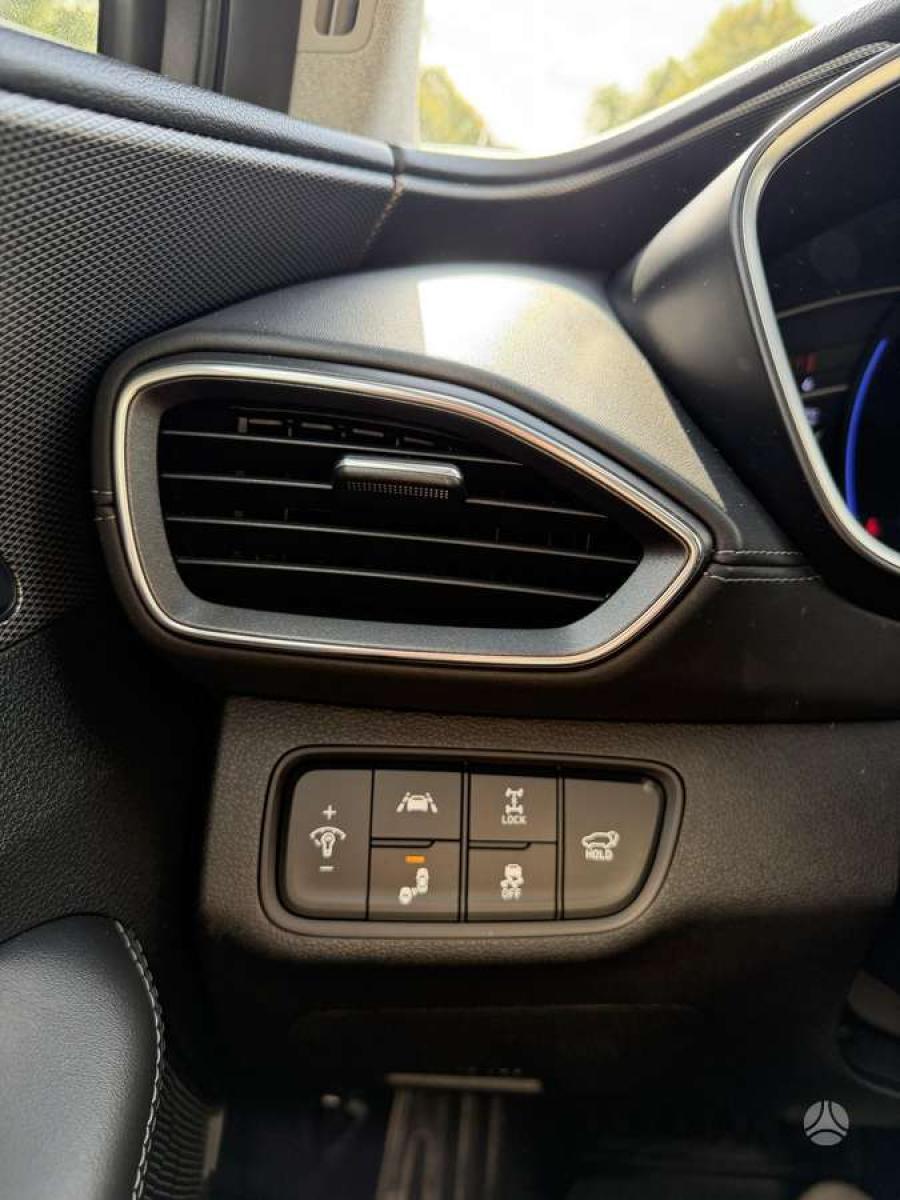 Grey Hyundai Santa Fe 2020 in Silale, with an engine capacity of 2.20 L and mileage of 151 thousand km for 17900 €, photo 16 on AUTOMOTO.COM.LV