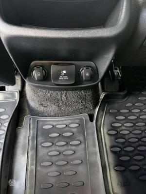Grey Hyundai Santa Fe 2020 in Silale, with an engine capacity of 2.20 L and mileage of 151 thousand km for 17900 €, photo 19 on AUTOMOTO.COM.LV