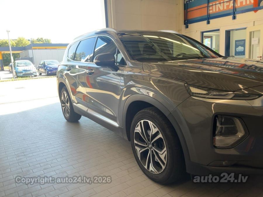 Серый Хендай Санта Фе 2020 в Таллин, объемом двигателя 2.20 л и пробегом 150 тыс. км за 23850 €, фото 4 на AUTOMOTO.COM.LV