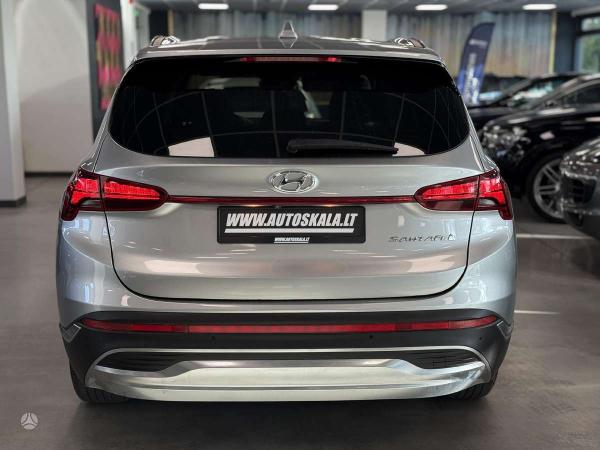 Grey Hyundai Santa Fe 2021 in Klaipeda, with an engine capacity of 2.50 L and mileage of 44 thousand km for 23500 €, photo 3 on AUTOMOTO.COM.LV