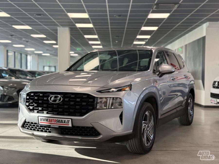 Grey Hyundai Santa Fe 2021 in Klaipeda, with an engine capacity of 2.50 L and mileage of 44 thousand km for 22750 €, photo 1 on AUTOMOTO.COM.LV