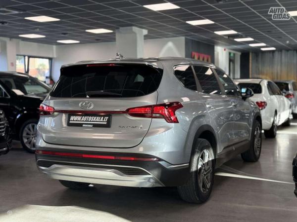 Pelēks Hyundai Santa Fe 2021 Klaipėda, ar dzinēja tilpumu 2.50 L un nobraukumu 44 tūkst. km par 22750 €, foto 2 vietnē AUTOMOTO.COM.LV