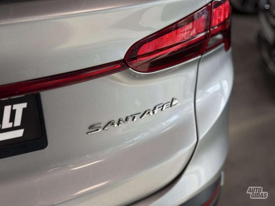 Grey Hyundai Santa Fe 2021 in Klaipeda, with an engine capacity of 2.50 L and mileage of 44 thousand km for 22750 €, photo 5 on AUTOMOTO.COM.LV