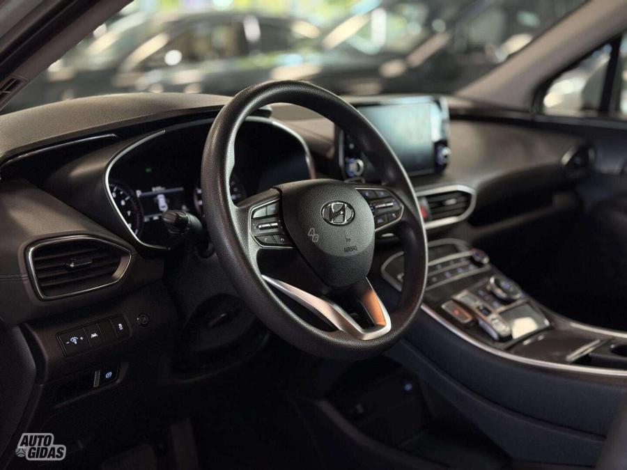 Grey Hyundai Santa Fe 2021 in Klaipeda, with an engine capacity of 2.50 L and mileage of 44 thousand km for 22750 €, photo 11 on AUTOMOTO.COM.LV