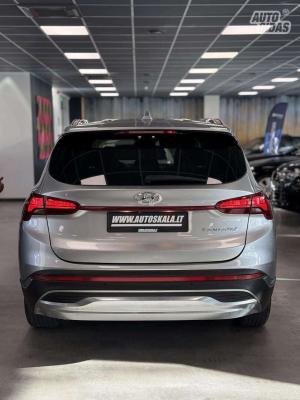 Grey Hyundai Santa Fe 2021 in Klaipeda, with an engine capacity of 2.50 L and mileage of 44 thousand km for 22750 €, photo 18 on AUTOMOTO.COM.LV