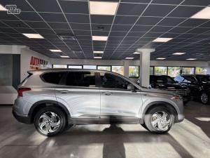 Grey Hyundai Santa Fe 2021 in Klaipeda, with an engine capacity of 2.50 L and mileage of 44 thousand km for 22750 €, photo 23 on AUTOMOTO.COM.LV