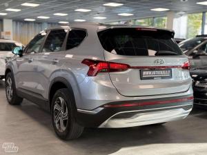 Grey Hyundai Santa Fe 2021 in Klaipeda, with an engine capacity of 2.50 L and mileage of 44 thousand km for 22750 €, photo 25 on AUTOMOTO.COM.LV
