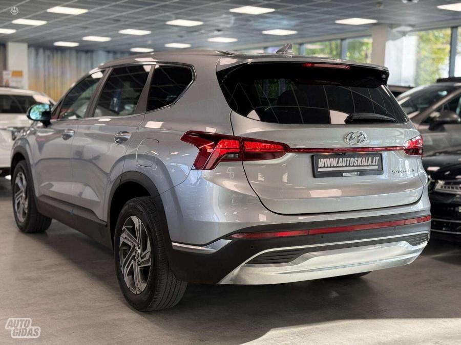 Grey Hyundai Santa Fe 2021 in Klaipeda, with an engine capacity of 2.50 L and mileage of 44 thousand km for 22750 €, photo 25 on AUTOMOTO.COM.LV