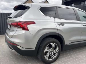 Grey Hyundai Santa Fe 2021 in Klaipeda, with an engine capacity of 2.50 L and mileage of 45 thousand km for 23500 €, photo 10 on AUTOMOTO.COM.LV