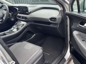 Grey Hyundai Santa Fe 2021 in Klaipeda, with an engine capacity of 2.50 L and mileage of 45 thousand km for 23500 €, photo 12 on AUTOMOTO.COM.LV