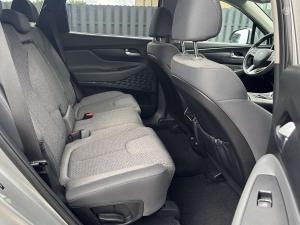 Grey Hyundai Santa Fe 2021 in Klaipeda, with an engine capacity of 2.50 L and mileage of 45 thousand km for 23500 €, photo 19 on AUTOMOTO.COM.LV
