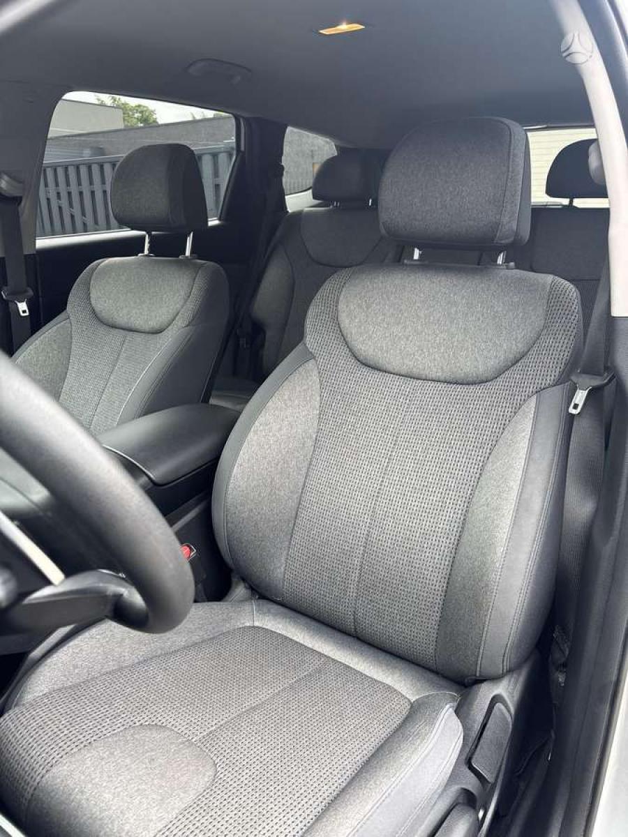 Grey Hyundai Santa Fe 2021 in Klaipeda, with an engine capacity of 2.50 L and mileage of 45 thousand km for 23500 €, photo 22 on AUTOMOTO.COM.LV