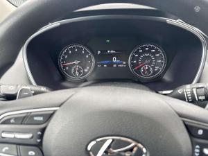 Grey Hyundai Santa Fe 2021 in Klaipeda, with an engine capacity of 2.50 L and mileage of 45 thousand km for 23500 €, photo 28 on AUTOMOTO.COM.LV
