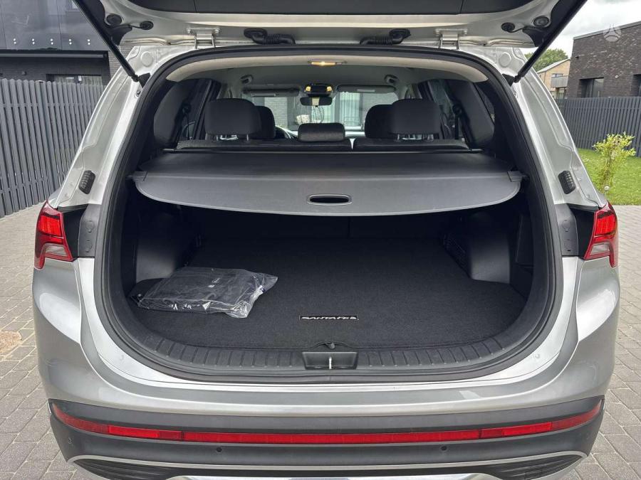 Grey Hyundai Santa Fe 2021 in Klaipeda, with an engine capacity of 2.50 L and mileage of 45 thousand km for 23500 €, photo 32 on AUTOMOTO.COM.LV