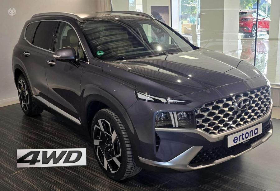 Grey Hyundai Santa Fe 2021 in Siauliai, with an engine capacity of 2.15 L and mileage of 123 thousand km for 29500 €, photo 1 on AUTOMOTO.COM.LV