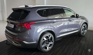 Grey Hyundai Santa Fe 2021 in Siauliai, with an engine capacity of 2.15 L and mileage of 123 thousand km for 29500 €, photo 5 on AUTOMOTO.COM.LV