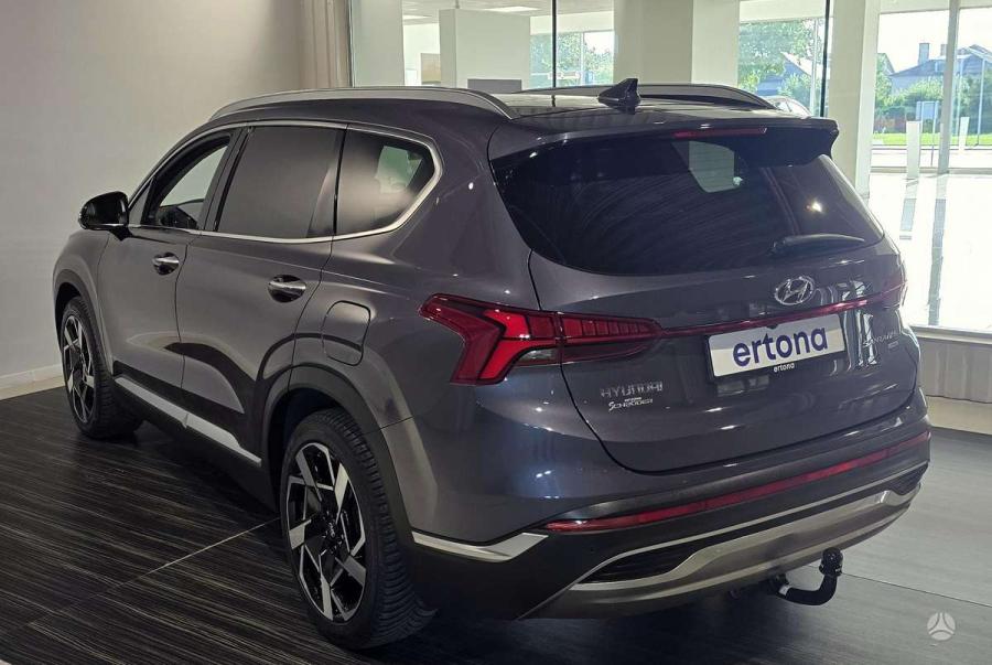 Grey Hyundai Santa Fe 2021 in Siauliai, with an engine capacity of 2.15 L and mileage of 123 thousand km for 29500 €, photo 6 on AUTOMOTO.COM.LV