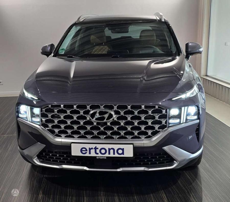Grey Hyundai Santa Fe 2021 in Siauliai, with an engine capacity of 2.15 L and mileage of 123 thousand km for 29500 €, photo 9 on AUTOMOTO.COM.LV