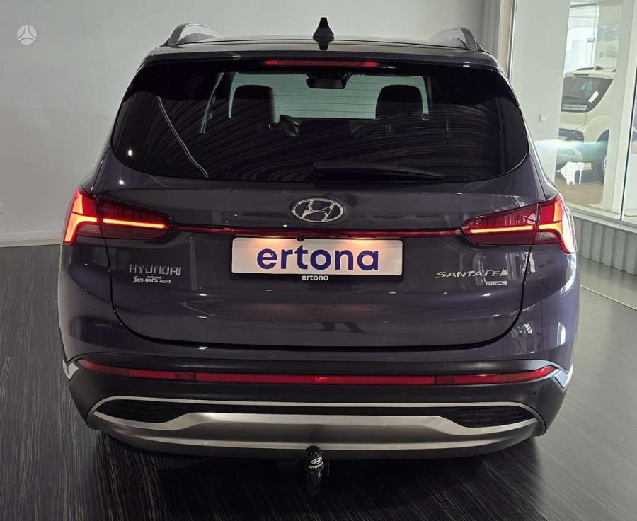 Grey Hyundai Santa Fe 2021 in Siauliai, with an engine capacity of 2.15 L and mileage of 123 thousand km for 29500 €, photo 10 on AUTOMOTO.COM.LV