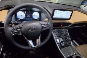 Grey Hyundai Santa Fe 2021 in Siauliai, with an engine capacity of 2.15 L and mileage of 123 thousand km for 29500 €, photo 36 on AUTOMOTO.COM.LV