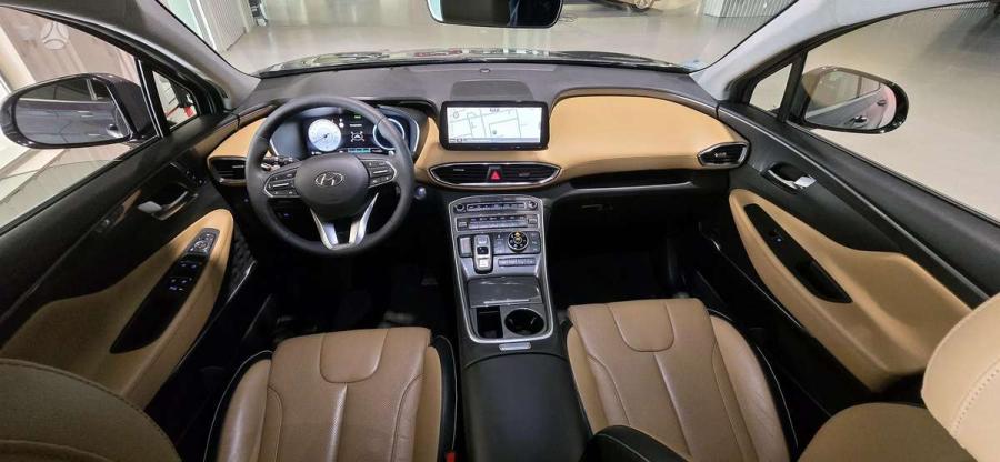 Grey Hyundai Santa Fe 2021 in Siauliai, with an engine capacity of 2.15 L and mileage of 123 thousand km for 29500 €, photo 37 on AUTOMOTO.COM.LV
