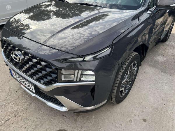 Pelēks Hyundai Santa Fe 2021 Kauņa, ar dzinēja tilpumu 1.60 L un nobraukumu 75 tūkst. km par 14900 €, foto 6 vietnē AUTOMOTO.COM.LV