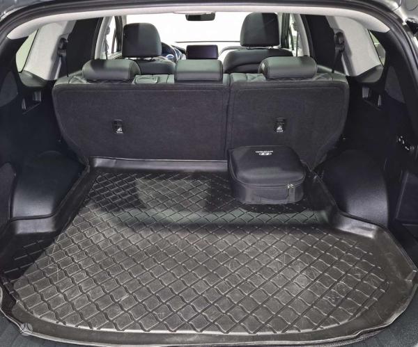 Grey Hyundai Santa Fe 2022 in Siauliai, with an engine capacity of 1.60 L and mileage of 31 thousand km for 32800 €, photo 11 on AUTOMOTO.COM.LV