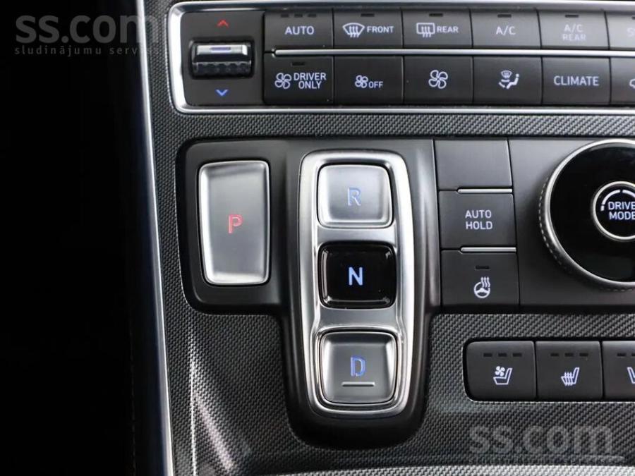 Pelēks Hyundai Santa Fe 2022 Rīga, ar dzinēja tilpumu 1.60 L un nobraukumu 164 tūkst. km par 24900 €, foto 13 vietnē AUTOMOTO.COM.LV