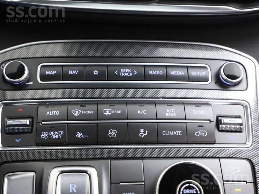 Pelēks Hyundai Santa Fe 2022 Rīga, ar dzinēja tilpumu 1.60 L un nobraukumu 164 tūkst. km par 24900 €, foto 25 vietnē AUTOMOTO.COM.LV
