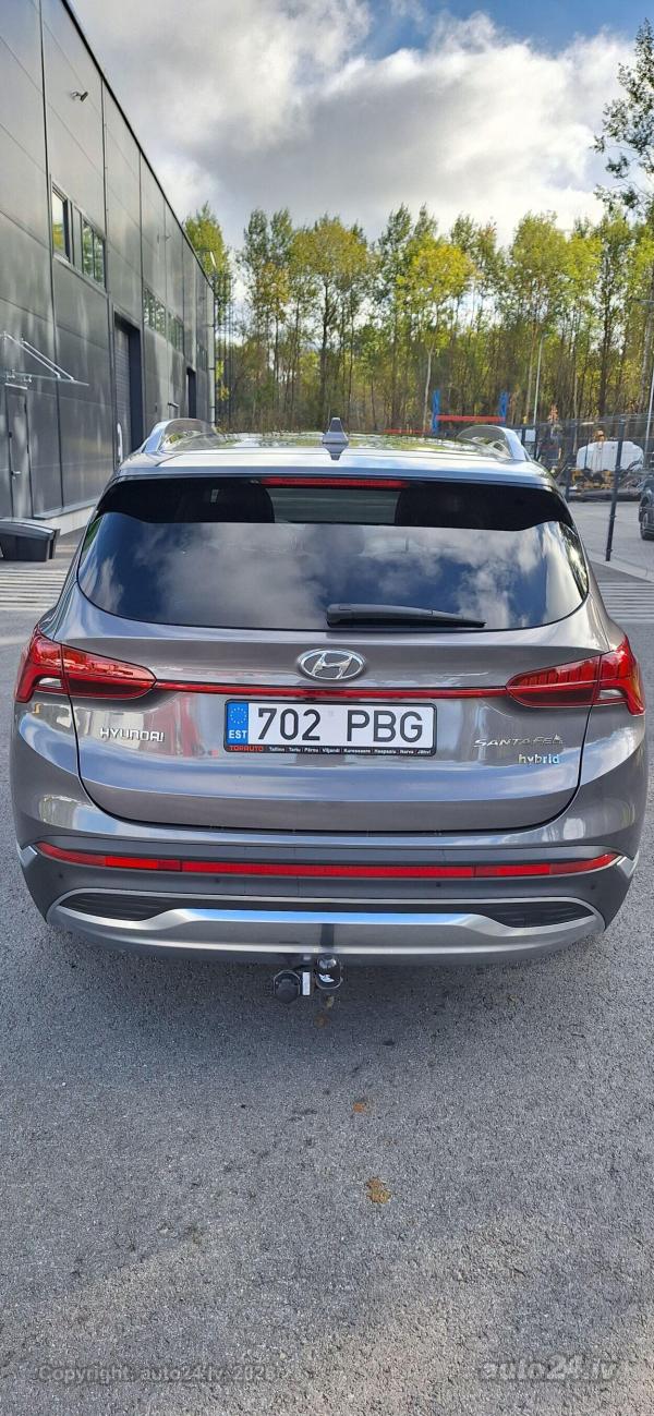 Grey Hyundai Santa Fe 2023 in Tallinn, with an engine capacity of 1.60 L and mileage of 28 thousand km for 42500 €, photo 4 on AUTOMOTO.COM.LV