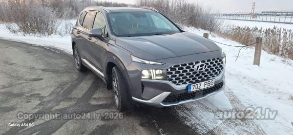 Grey Hyundai Santa Fe 2023 in Tallinn, with an engine capacity of 1.60 L and mileage of 28 thousand km for 42500 €, photo 8 on AUTOMOTO.COM.LV