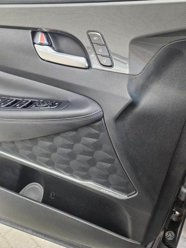Pelēks Hyundai Santa Fe 2023 Klaipėda, ar dzinēja tilpumu 1.60 L un nobraukumu 263 tūkst. km par 18700 €, foto 7 vietnē AUTOMOTO.COM.LV