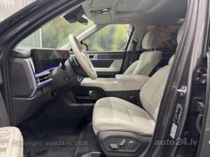 Pelēks Hyundai Santa Fe 2024 Tallina, ar dzinēja tilpumu 1.60 L un nobraukumu 51 tūkst. km par 53900 €, foto 8 vietnē AUTOMOTO.COM.LV