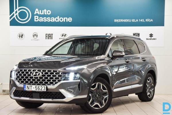 Pelēks Hyundai Santa Fe 2024 Rīga, ar dzinēja tilpumu 1.60 L un nobraukumu 25 tūkst. km par 44490 €, foto 1 vietnē AUTOMOTO.COM.LV