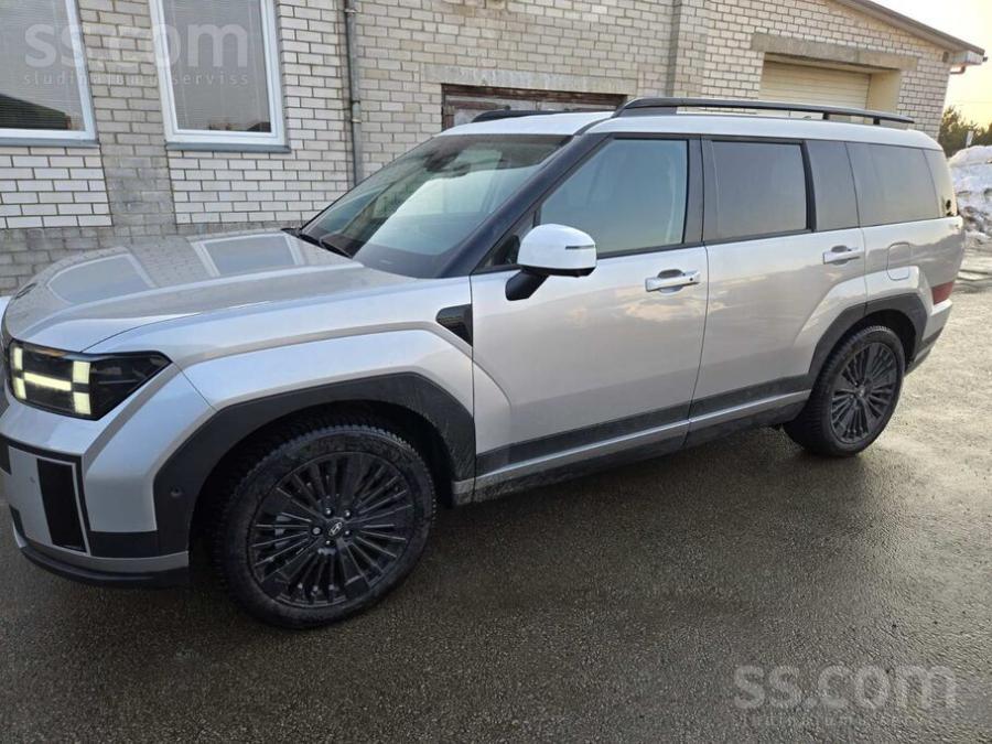 Pelēks Hyundai Santa Fe 2024 Rīga, ar dzinēja tilpumu 1.60 L un nobraukumu 13 tūkst. km par 44000 €, foto 6 vietnē AUTOMOTO.COM.LV