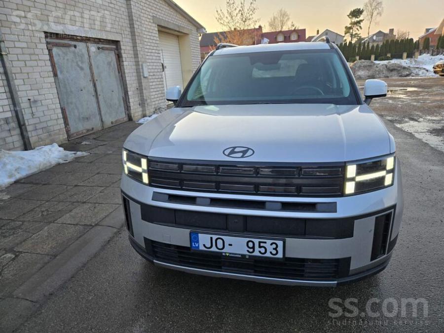 Pelēks Hyundai Santa Fe 2024 Rīga, ar dzinēja tilpumu 1.60 L un nobraukumu 13 tūkst. km par 44000 €, foto 7 vietnē AUTOMOTO.COM.LV