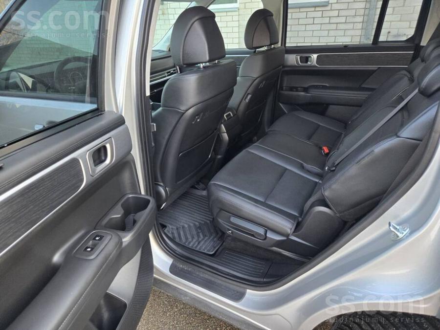 Pelēks Hyundai Santa Fe 2024 Rīga, ar dzinēja tilpumu 1.60 L un nobraukumu 13 tūkst. km par 44000 €, foto 11 vietnē AUTOMOTO.COM.LV