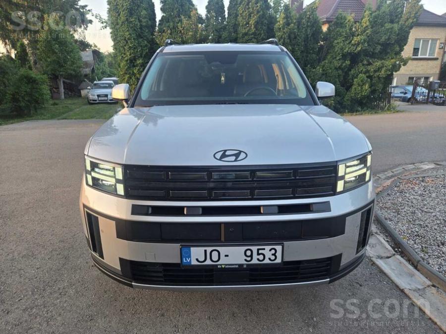 Pelēks Hyundai Santa Fe 2024 Rīga, ar dzinēja tilpumu 1.60 L un nobraukumu 13 tūkst. km par 42000 €, foto 7 vietnē AUTOMOTO.COM.LV