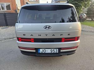 Grey Hyundai Santa Fe 2024 in Siauliai, with an engine capacity of 1.60 L and mileage of 15 thousand km for 43900 €, photo 5 on AUTOMOTO.COM.LV