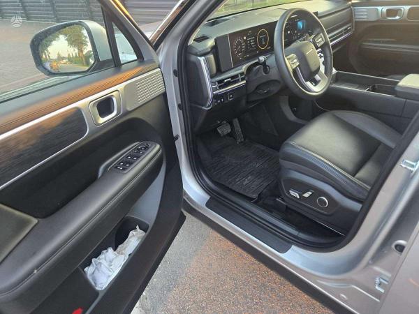 Pelēks Hyundai Santa Fe 2024 Šauļi, ar dzinēja tilpumu 1.60 L un nobraukumu 15 tūkst. km par 43900 €, foto 8 vietnē AUTOMOTO.COM.LV
