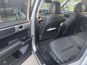 Grey Hyundai Santa Fe 2024 in Siauliai, with an engine capacity of 1.60 L and mileage of 15 thousand km for 43900 €, photo 15 on AUTOMOTO.COM.LV