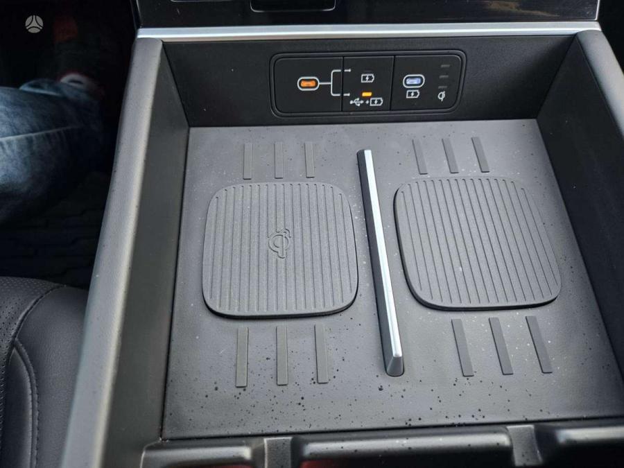 Grey Hyundai Santa Fe 2024 in Siauliai, with an engine capacity of 1.60 L and mileage of 15 thousand km for 43900 €, photo 18 on AUTOMOTO.COM.LV
