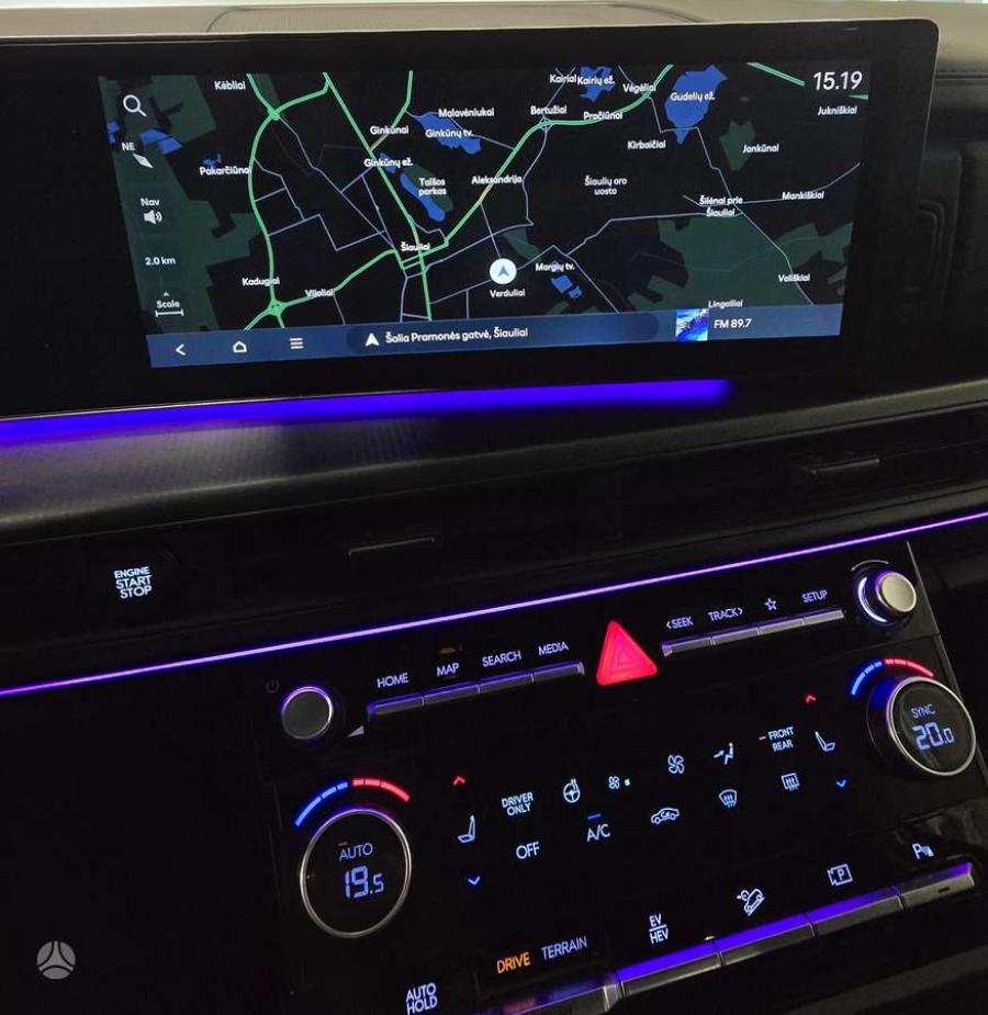 Pelēks Hyundai Santa Fe 2025 Šauļi, ar dzinēja tilpumu 1.60 L un nobraukumu 58 tūkst. km par 46900 €, foto 27 vietnē AUTOMOTO.COM.LV