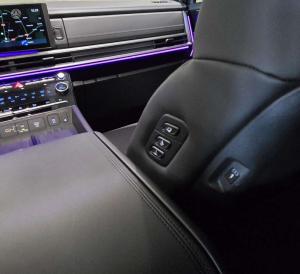 Pelēks Hyundai Santa Fe 2025 Šauļi, ar dzinēja tilpumu 1.60 L un nobraukumu 58 tūkst. km par 46900 €, foto 30 vietnē AUTOMOTO.COM.LV