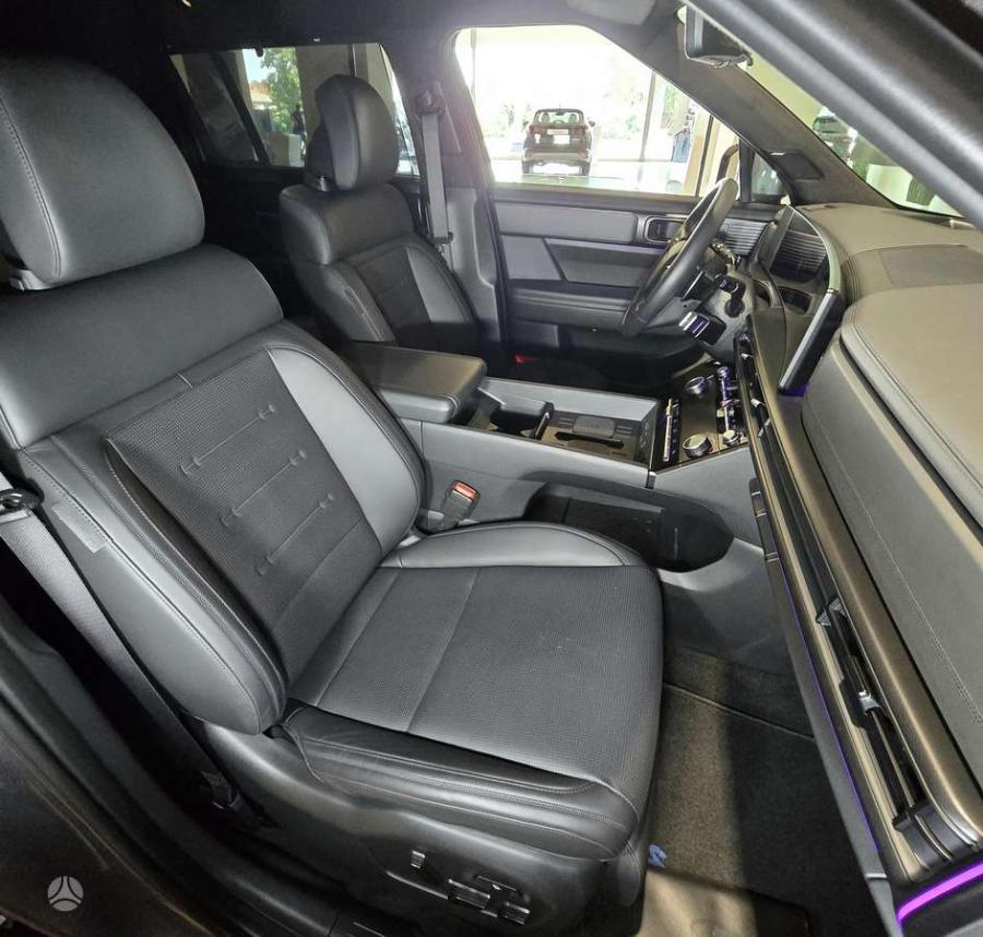 Pelēks Hyundai Santa Fe 2025 Šauļi, ar dzinēja tilpumu 1.60 L un nobraukumu 58 tūkst. km par 46900 €, foto 35 vietnē AUTOMOTO.COM.LV