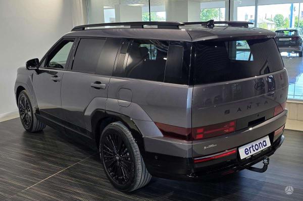 Grey Hyundai Santa Fe 2025 in Siauliai, with an engine capacity of 1.60 L and mileage of 58 thousand km for 46900 €, photo 3 on AUTOMOTO.COM.LV