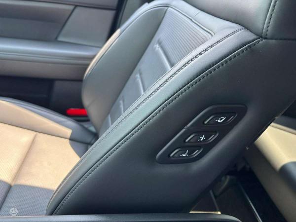Pelēks Hyundai Santa Fe 2025 Šauļi, ar dzinēja tilpumu 1.60 L un nobraukumu 25 tūkst. km par 31500 €, foto 6 vietnē AUTOMOTO.COM.LV